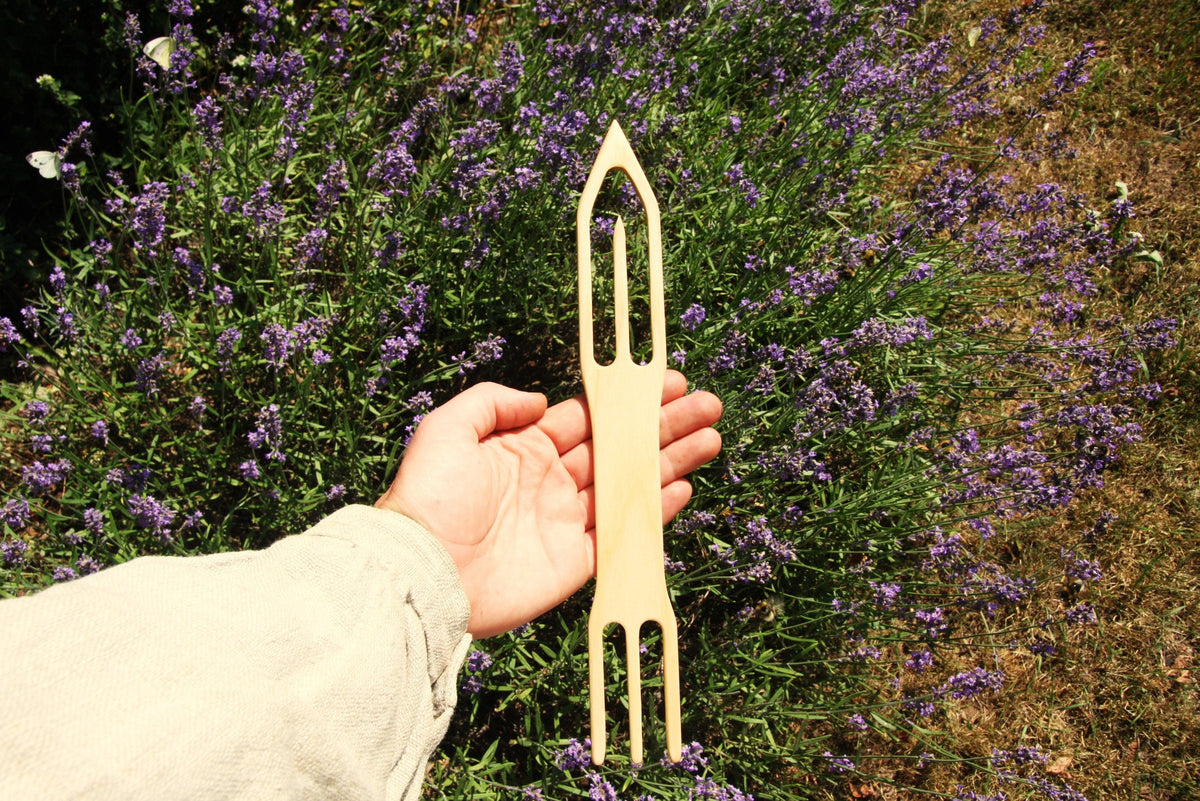 Medieval netting shuttle needle – Harvest Looms